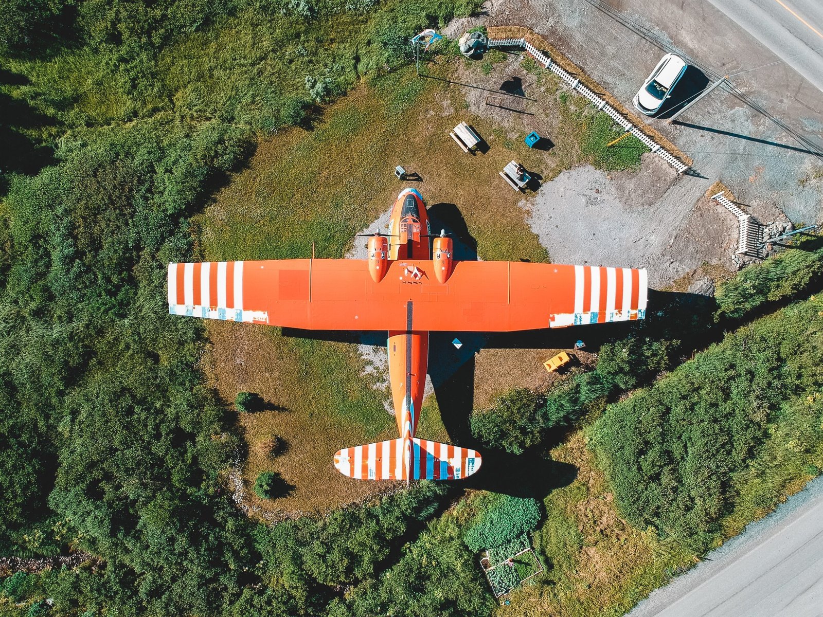 From Passengers to Pilots: The Tales of Heroic Emergency Landings